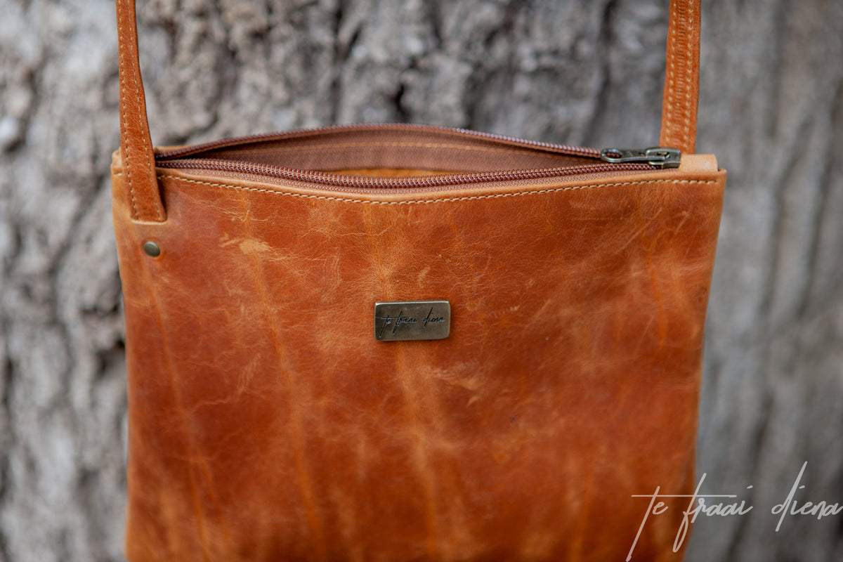 Small Sling Bag - Toffee – Te Fraai Diena